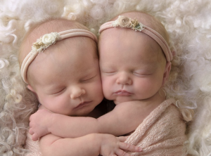 Born Together, Friends Forever! Heart-Melting Newborn Photos Of ...