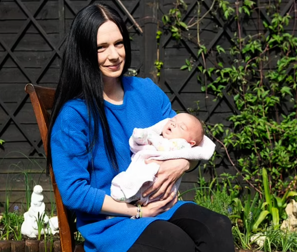 Mum “Sets The Record For Fastest Labor” By Giving Birth In Loo In Just ...