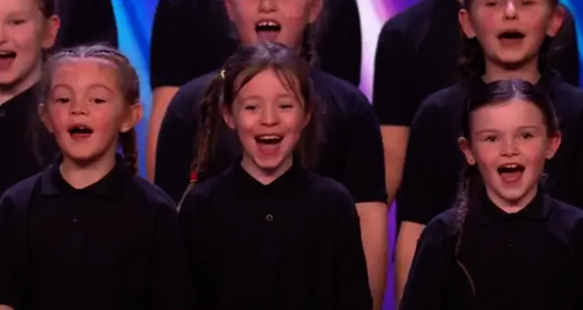 Children’s Choir Sings Emotional Song to Parents Serving in Armed ...