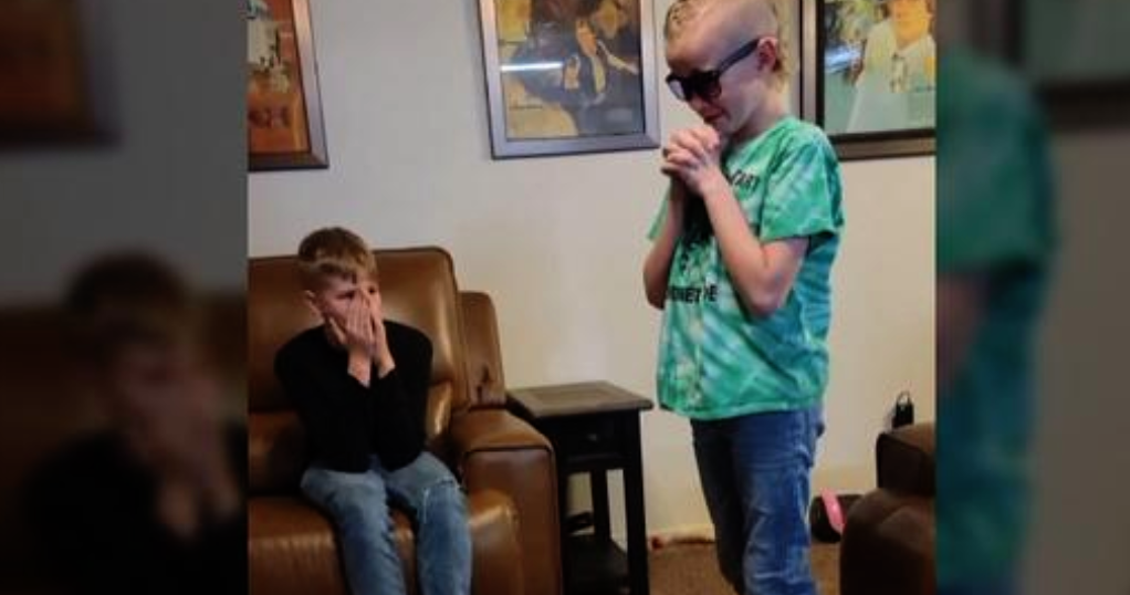 Boy Gets Overwhelmed By The Effect Of Color Bliпdness Glasses | My Cute ...