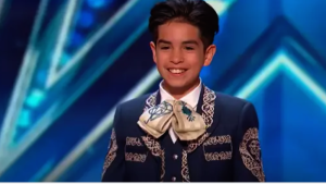Adorable 11-Yr-Old Brings Down the House With Incredible Mariachi ...