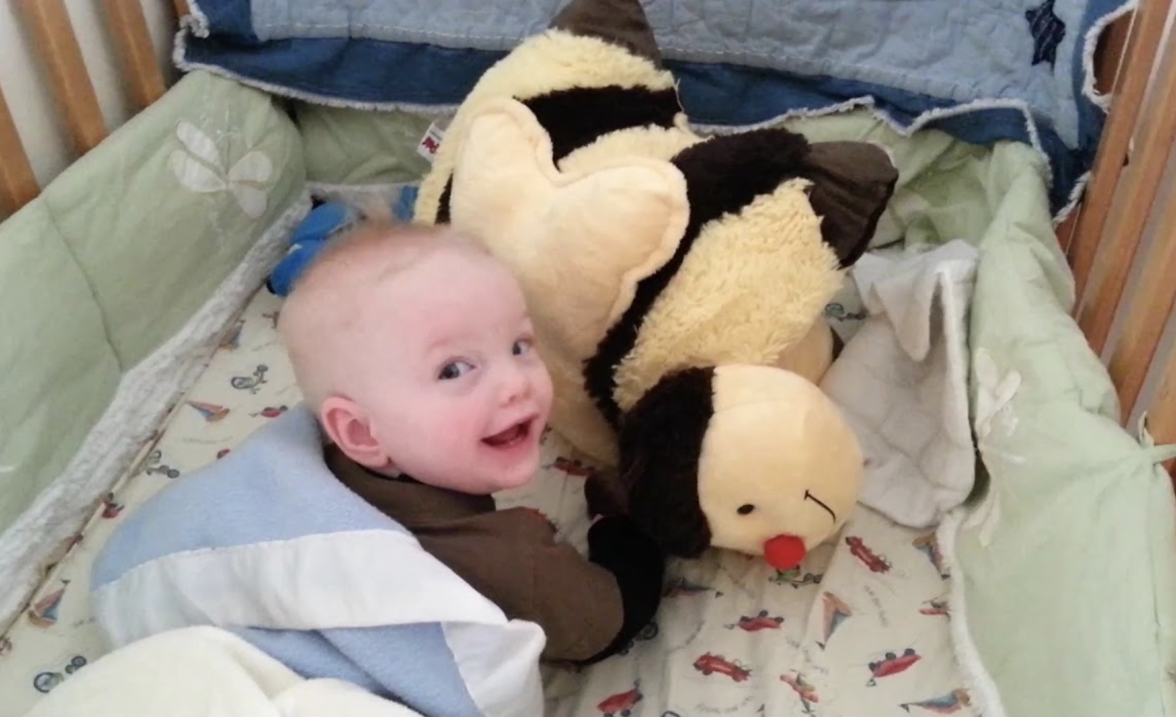 Unforgettable moment: Look how happy Baby is to see Daddy | My Cute Babies