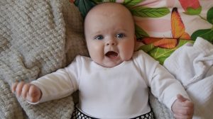 Cuteness overload! Happy baby Isla is laughing, squealing, and babbling ...